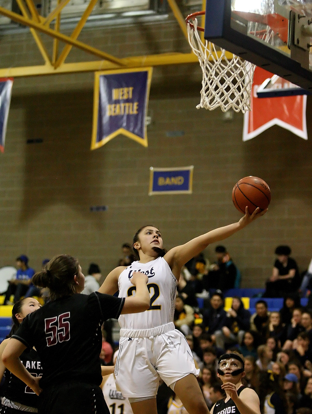 West Seattle Girls Crush Lakeside 57 35 Fiso Leads Team With 17 Points